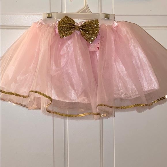 Claire's | Bottoms | Nwt Pink Tutu Wsparkly Bow Hemline Is Sequins ...